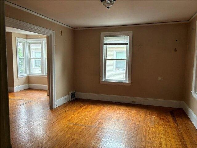 house with 6 bedroom, Cranston RI ES103074474