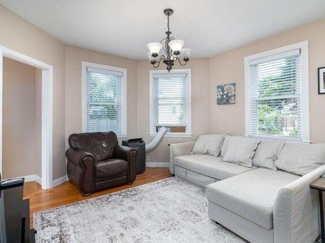 house with 6 bedroom, Cranston RI ES104807746