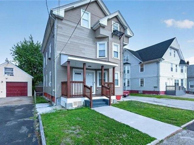 house with 6 bedroom, Cranston RI ES105233759
