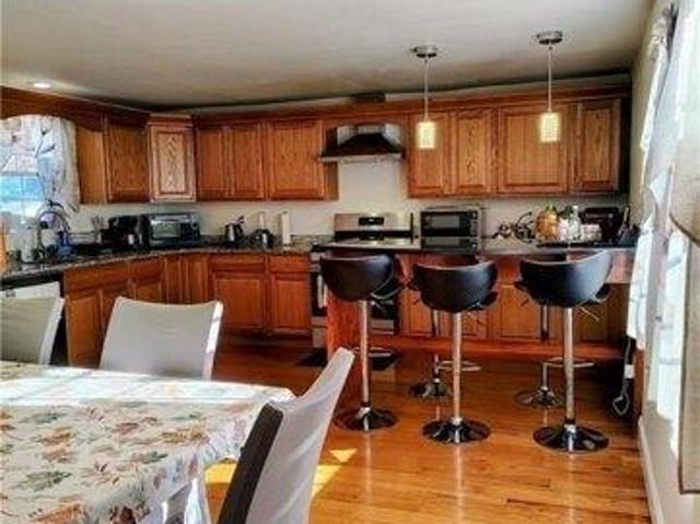 house with 6 bedroom, Cumberland RI ES105113976