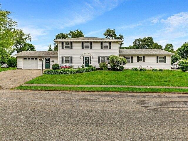 house with 6 bedroom, Danvers MA DS104011610