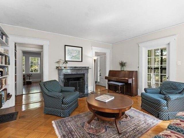 house with 6 bedroom, Dedham MA DLS102960654