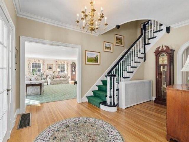 house with 6 bedroom, Dedham MA DLS102961384