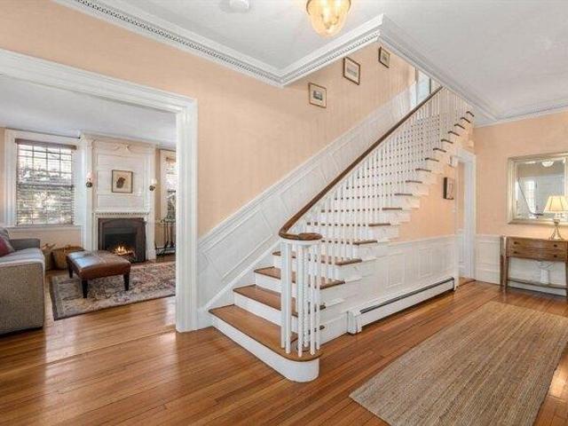 house with 6 bedroom, Dedham MA DS102860138