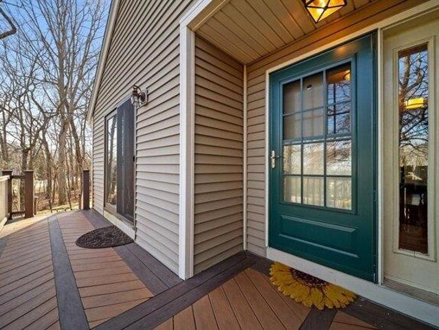house with 6 bedroom, Derry NH ES105106376