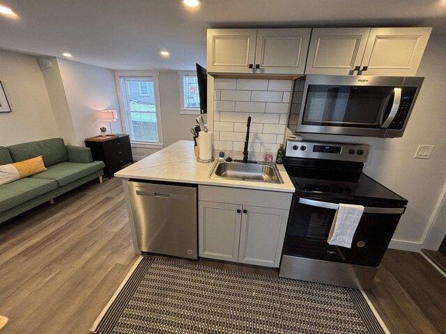 house with 6 bedroom, Dover NH ES103070796