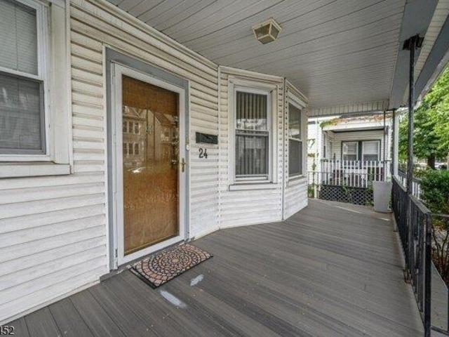 house with 6 bedroom, East Orange NJ DLS102584181