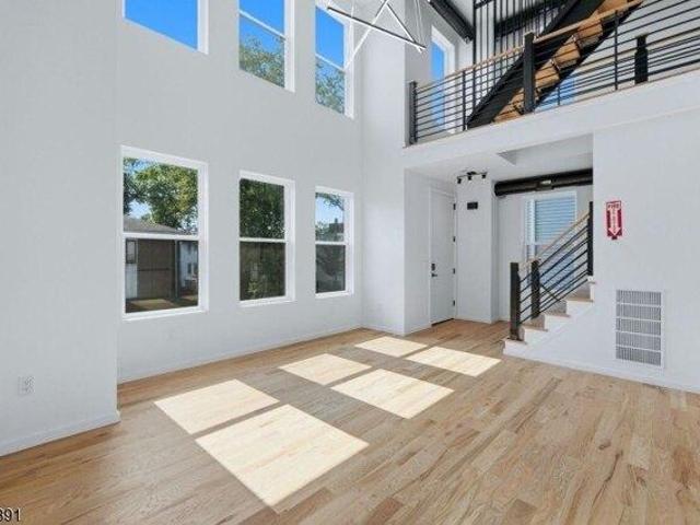 house with 6 bedroom, East Orange NJ DS104190441