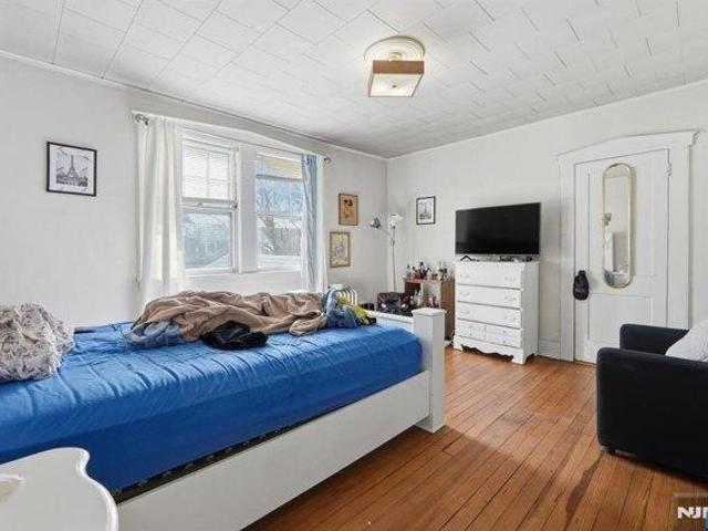 house with 6 bedroom, East Orange NJ ES103070863