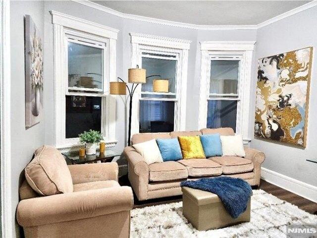 house with 6 bedroom, East Orange NJ ES104445716