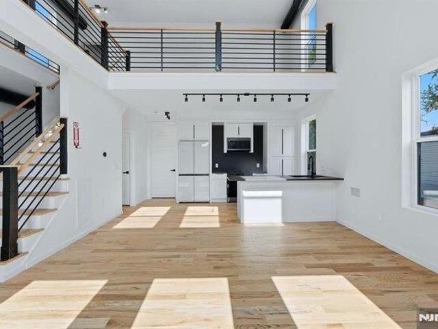 house with 6 bedroom, East Orange NJ ES104851175