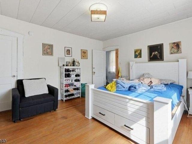 house with 6 bedroom, East Orange NJ ES105173502