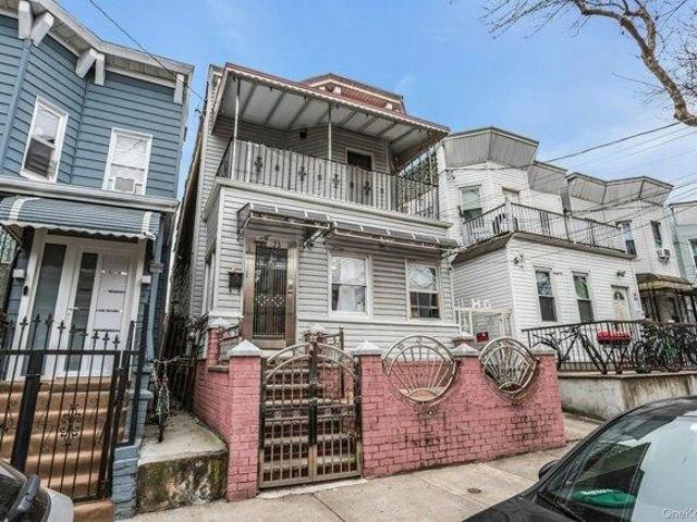 house with 6 bedroom, East Elmhurst NY DLS101780957