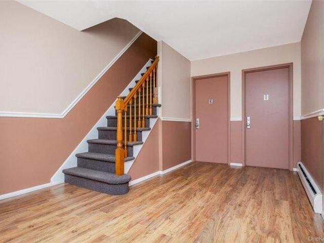 house with 6 bedroom, East Elmhurst NY ES105204718