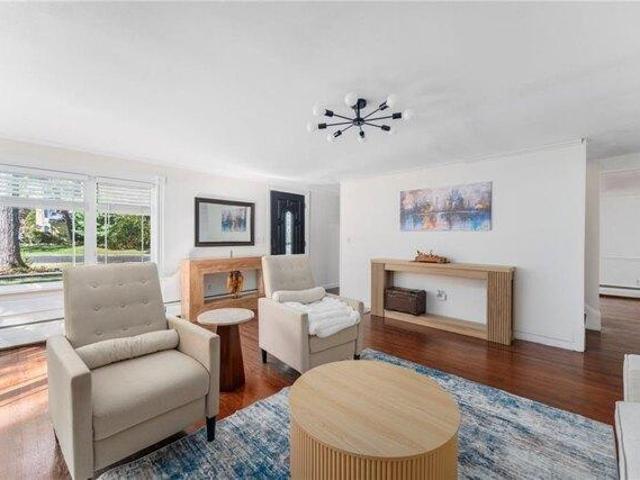 house with 6 bedroom, East Greenwich RI ES105095002