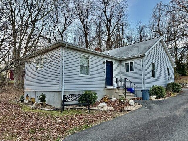 house with 6 bedroom, East Hampton CT ES104792343