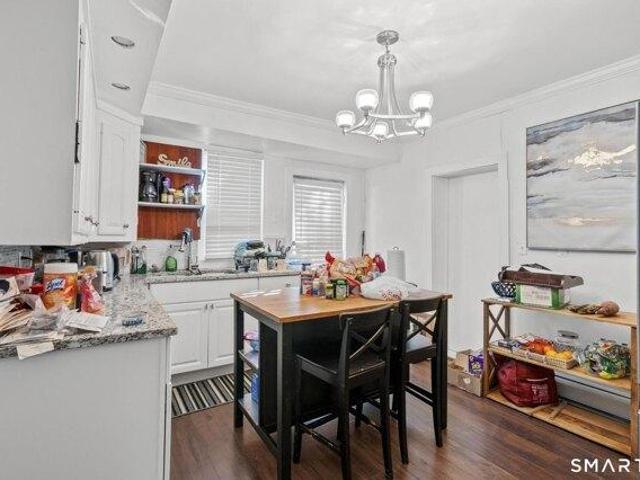 house with 6 bedroom, East Hartford CT ES105105768