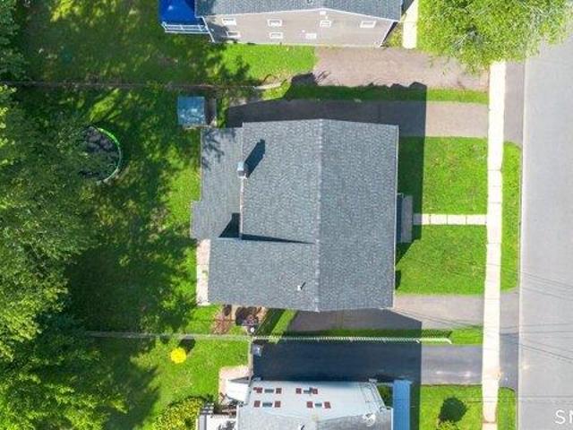 house with 6 bedroom, East Hartford CT ES105172191