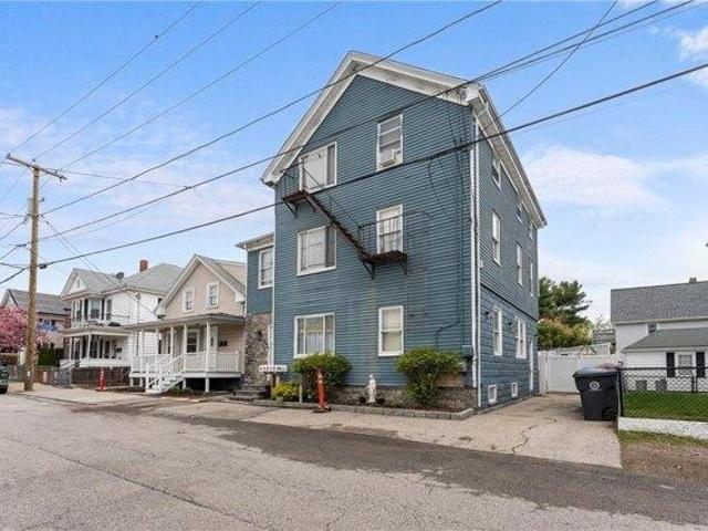house with 6 bedroom, East Providence RI DS102119431