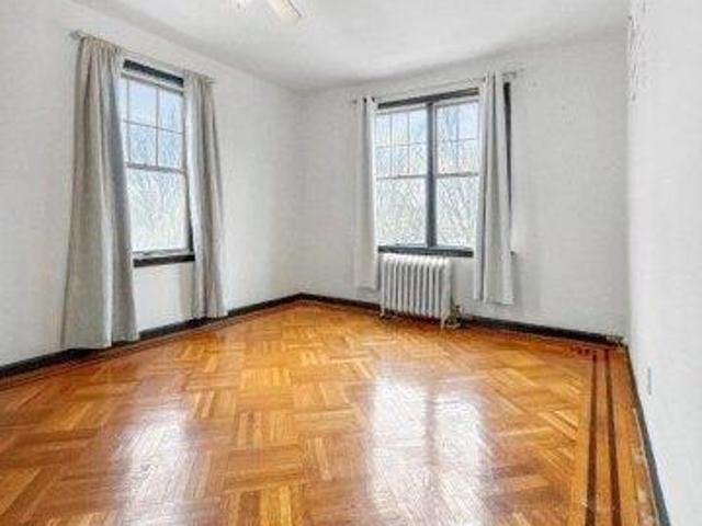 house with 6 bedroom, East Rutherford NJ ES104811869