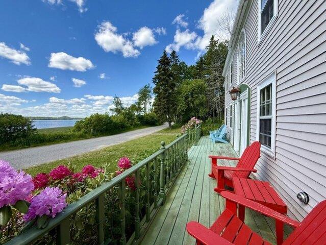 house with 6 bedroom, Eastport ME ES104541259