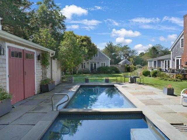 house with 6 bedroom, Edgartown MA DLS102960682