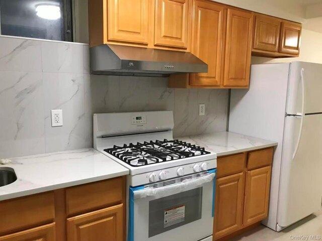 house with 6 bedroom, Elmhurst NY ES104907622