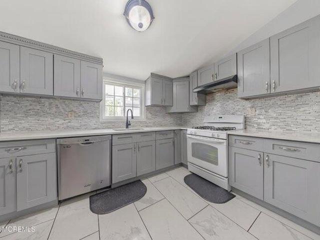 house with 6 bedroom, Elizabeth NJ ES104833883