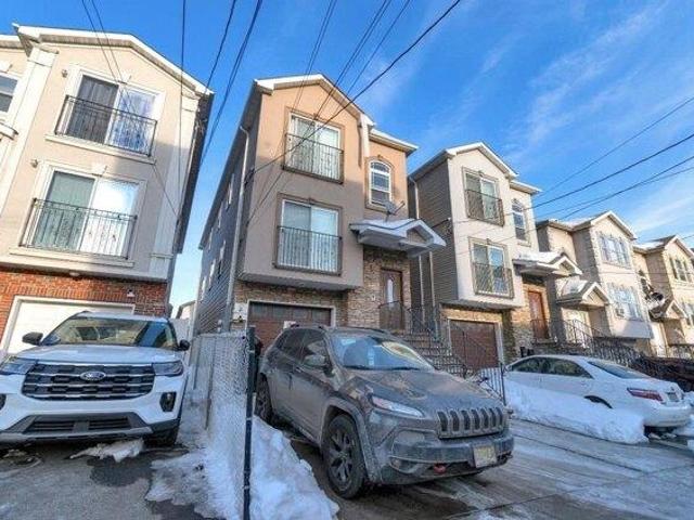 house with 6 bedroom, Elizabeth NJ ES104332695