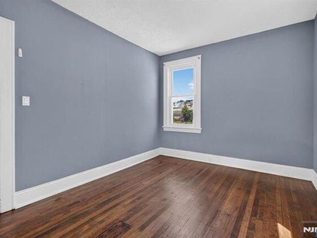 house with 6 bedroom, Elizabeth NJ ES105124634