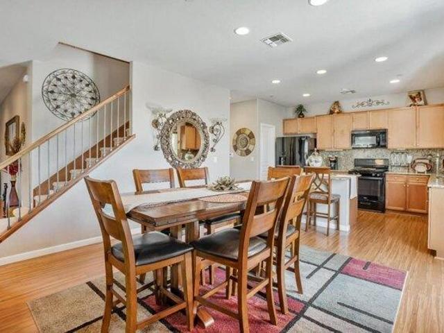 house with 6 bedroom, Elk Grove CA DS89704722