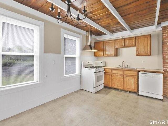 house with 6 bedroom, Enfield CT DLS103071690
