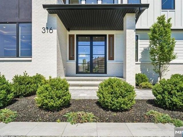 house with 6 bedroom, Englewood Cliffs NJ DS104408960