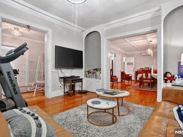 house with 6 bedroom, Englewood NJ ES105206529