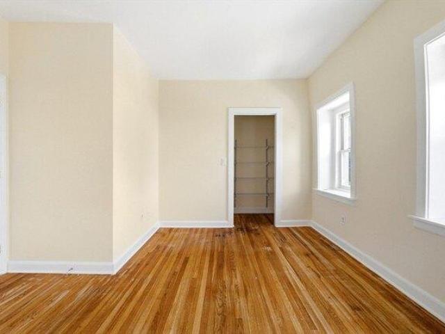 house with 6 bedroom, Everett MA DS102961902
