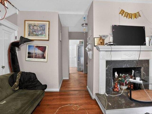 house with 6 bedroom, Everett MA ES105139790