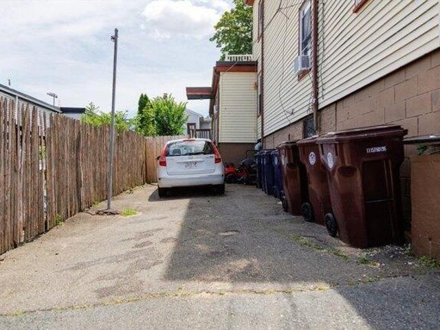house with 6 bedroom, Everett MA ES105141629
