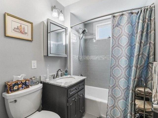 house with 6 bedroom, Everett MA ES105160278