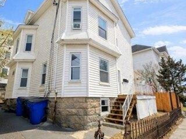 house with 6 bedroom, Fall River MA DLS102412444