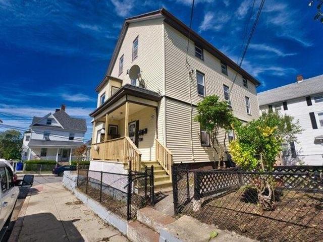 house with 6 bedroom, Fall River MA DLS102562120