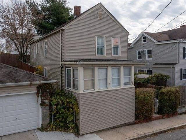 house with 6 bedroom, Fall River MA DLS103018546