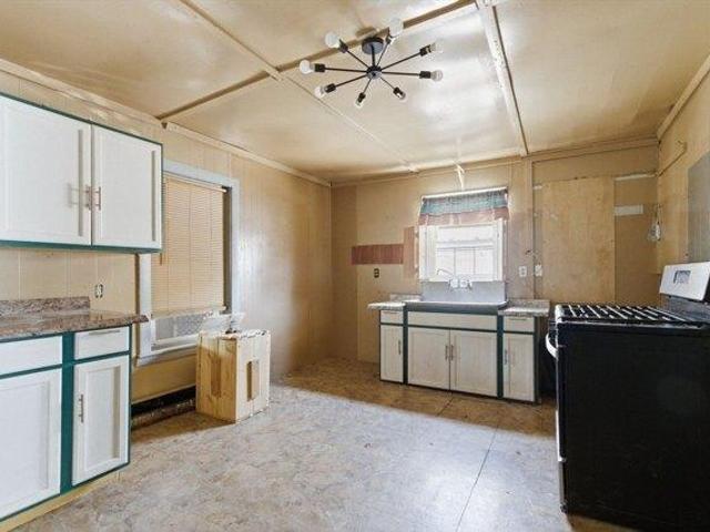 house with 6 bedroom, Fall River MA DS103852544
