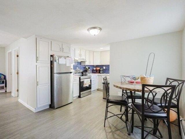 house with 6 bedroom, Fall River MA ES104192476