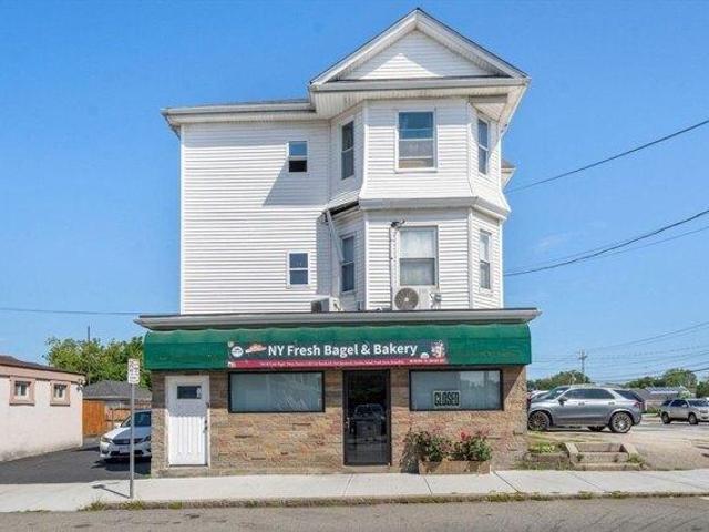 house with 6 bedroom, Fall River MA ES104330589