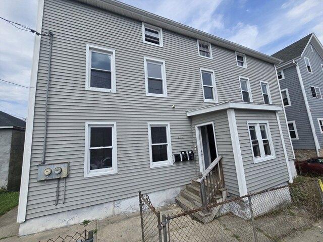 house with 6 bedroom, Fall River MA ES104920381