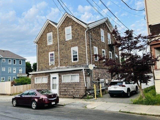 house with 6 bedroom, Fall River MA ES105059818