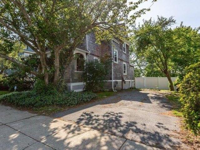 house with 6 bedroom, Fall River MA ES103966204