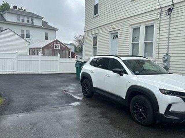house with 6 bedroom, Fitchburg MA ES103444141