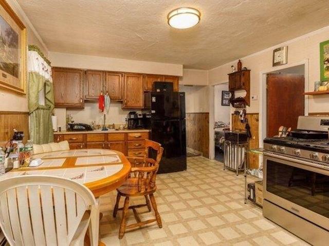 house with 6 bedroom, Fitchburg MA ES104809589