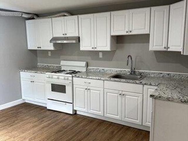 house with 6 bedroom, Fitchburg MA ES104151097